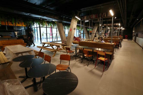 Hôtel, food court, événemen...