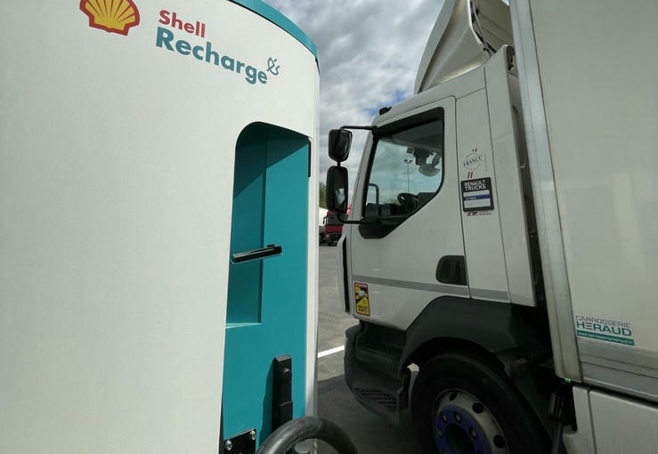 Shell ouvre une station électrique &agra...